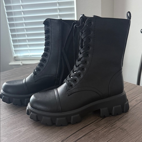 BAMBOO | Shoes | Bamboo Black Chunky Combat Boots | Poshmark